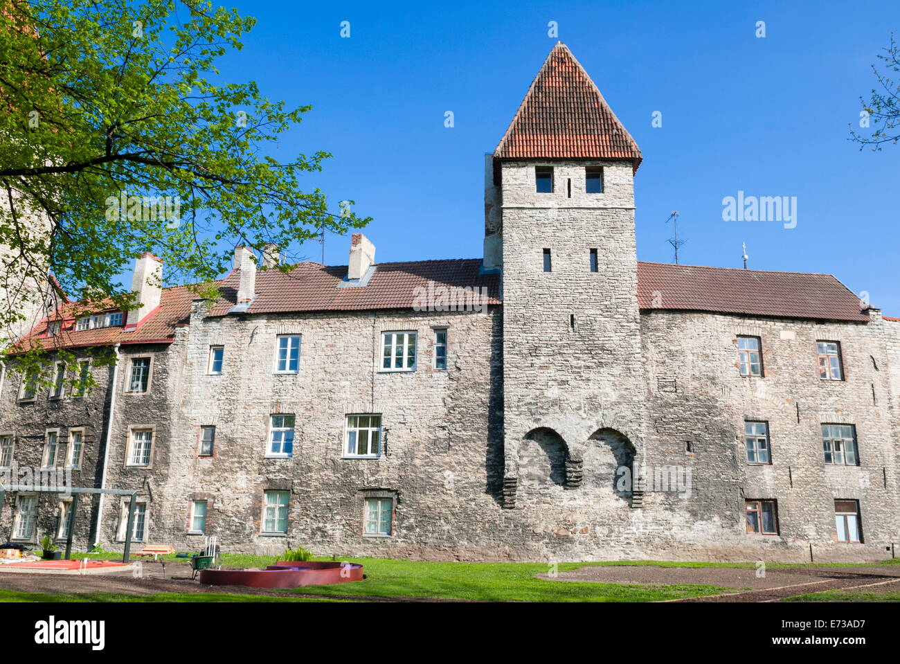The old city walls of the Old Town of Tallinn, UNESCO World Heritage ...