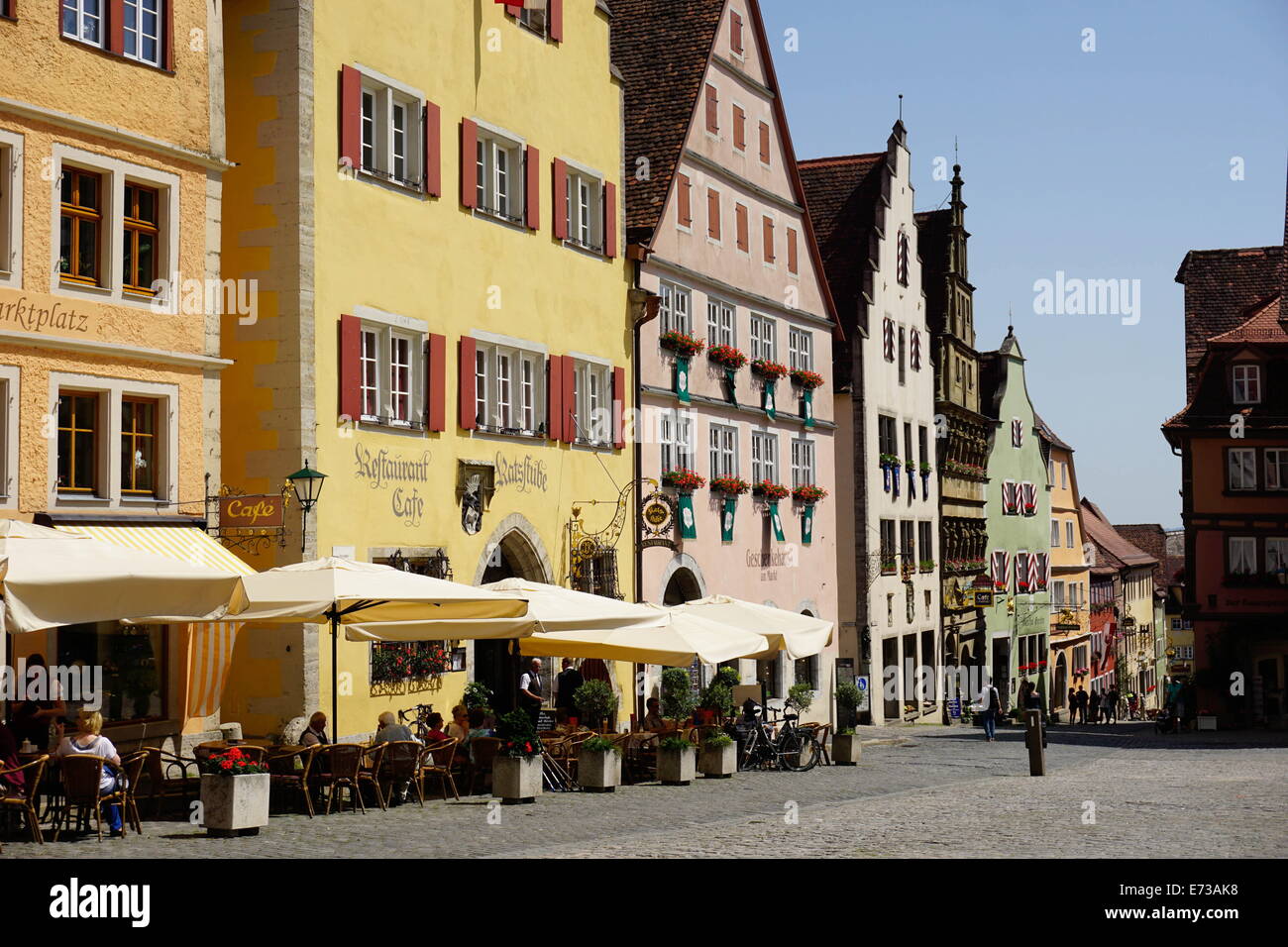 The market Square, Rothenburg ob der Tauber, Romantic Road, Franconia ...