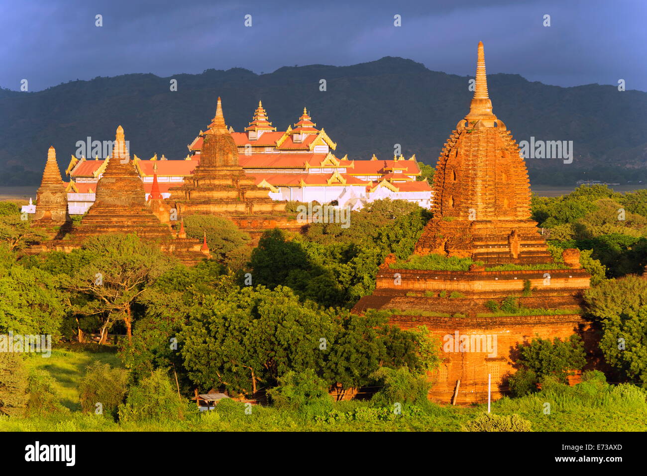Temples on Bagan plain, Bagan (Pagan), Myanmar (Burma), Asia Stock ...