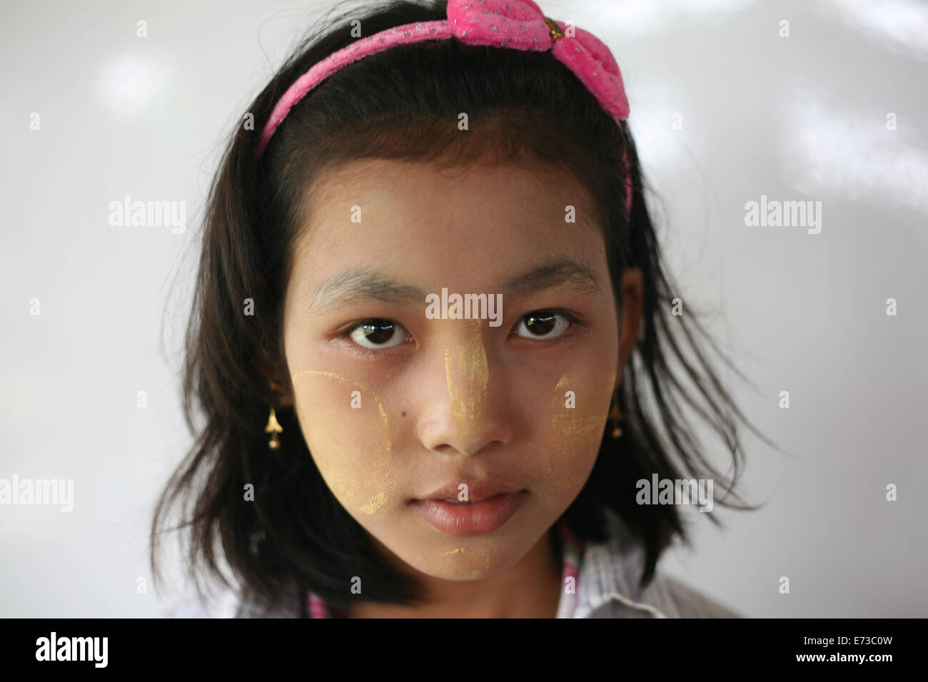 Mae Ramat, Thailand. 4th Sep, 2014. A undocumented Burmese Girl in Mae ...