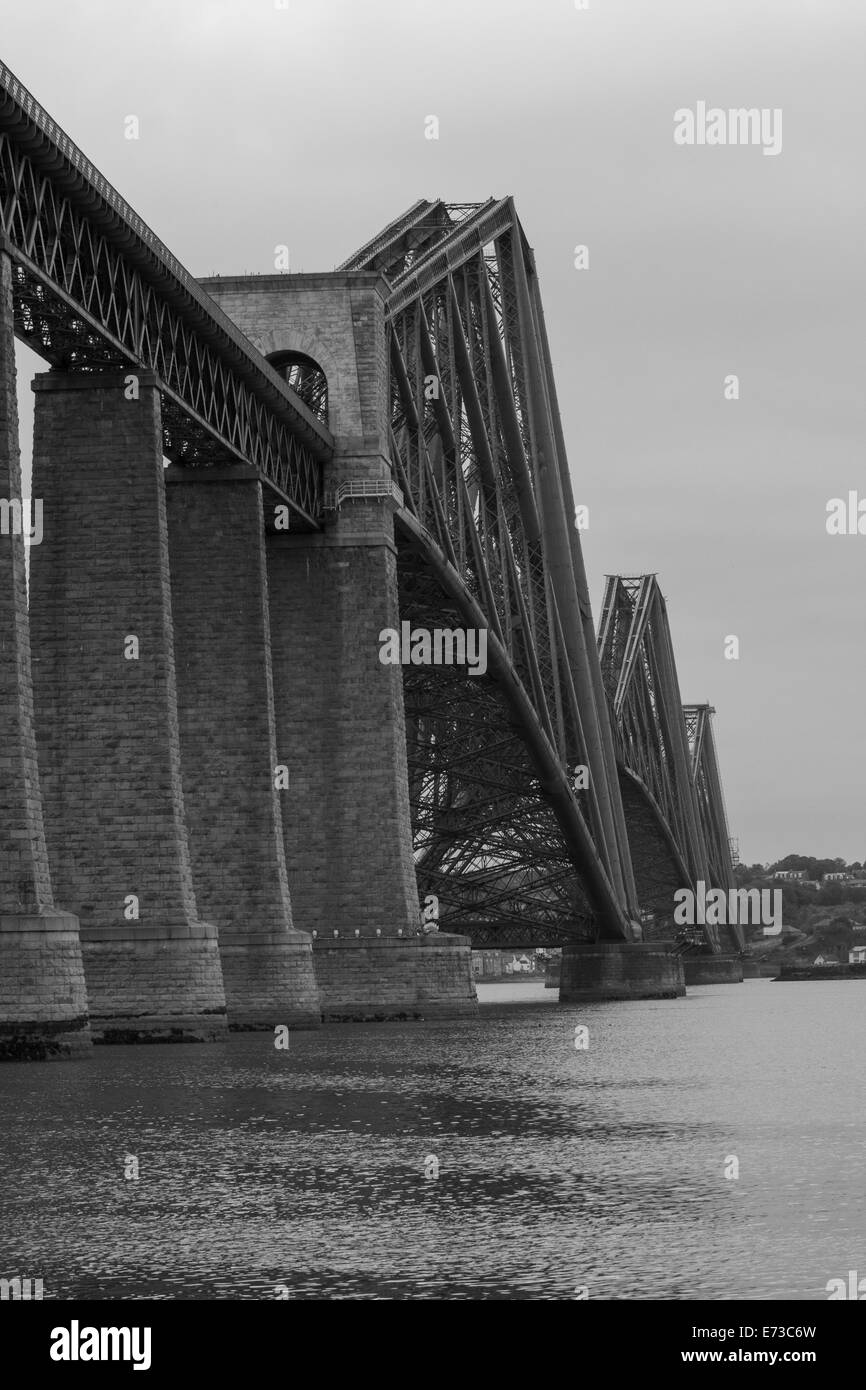 Forth Rail Bridge Stock Photo - Alamy