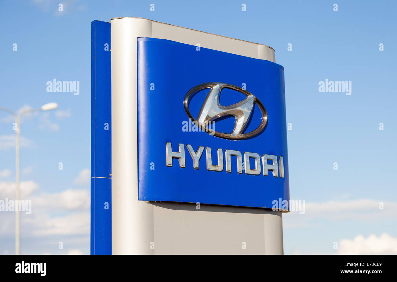 Hyundai sign hi-res stock photography and images - Alamy