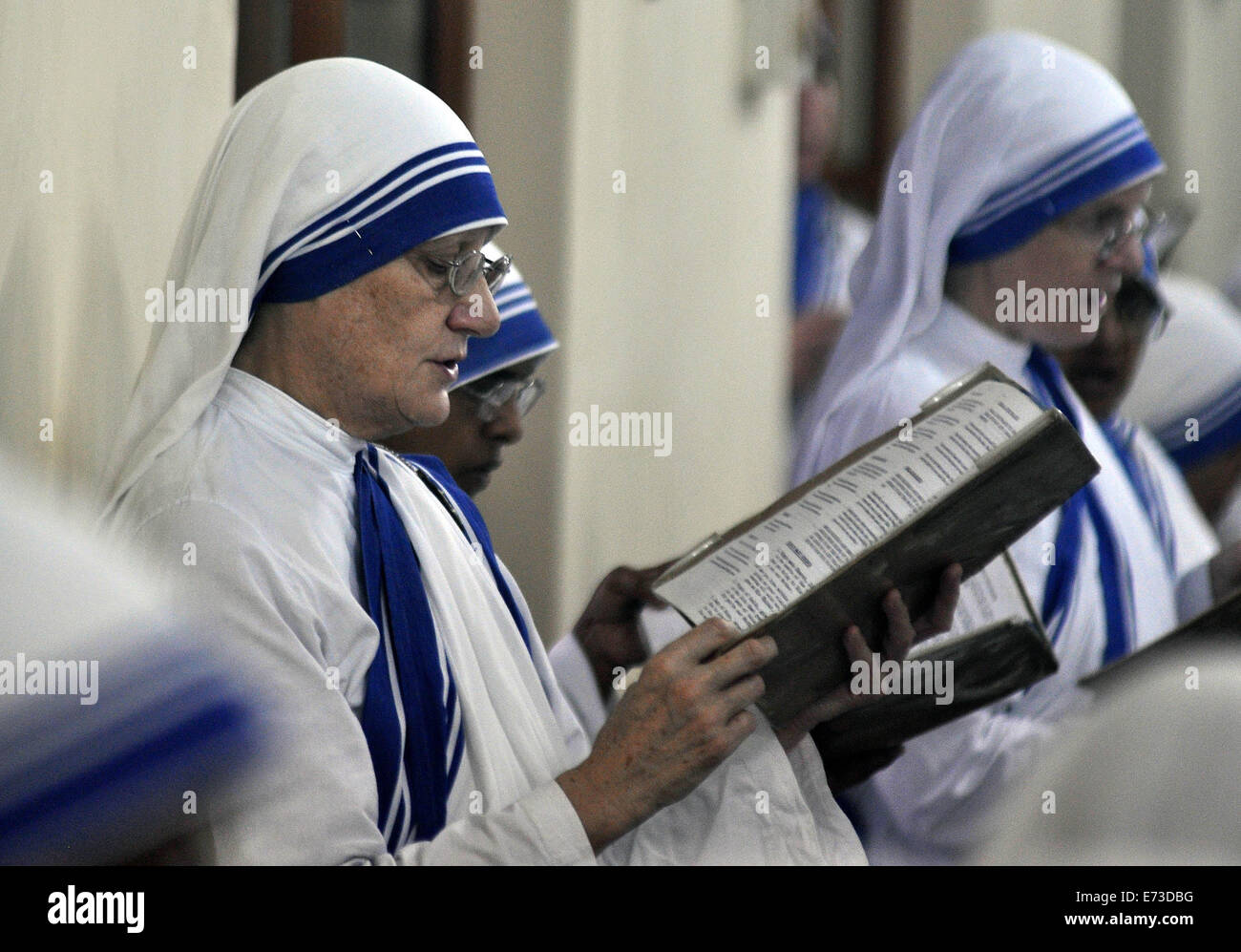 Mother teresa of calcutta hi-res stock photography and images - Alamy