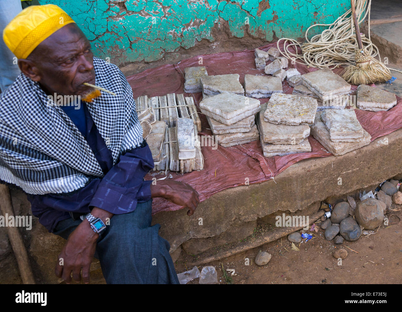 Africa man selling salt hi-res stock photography and images - Alamy