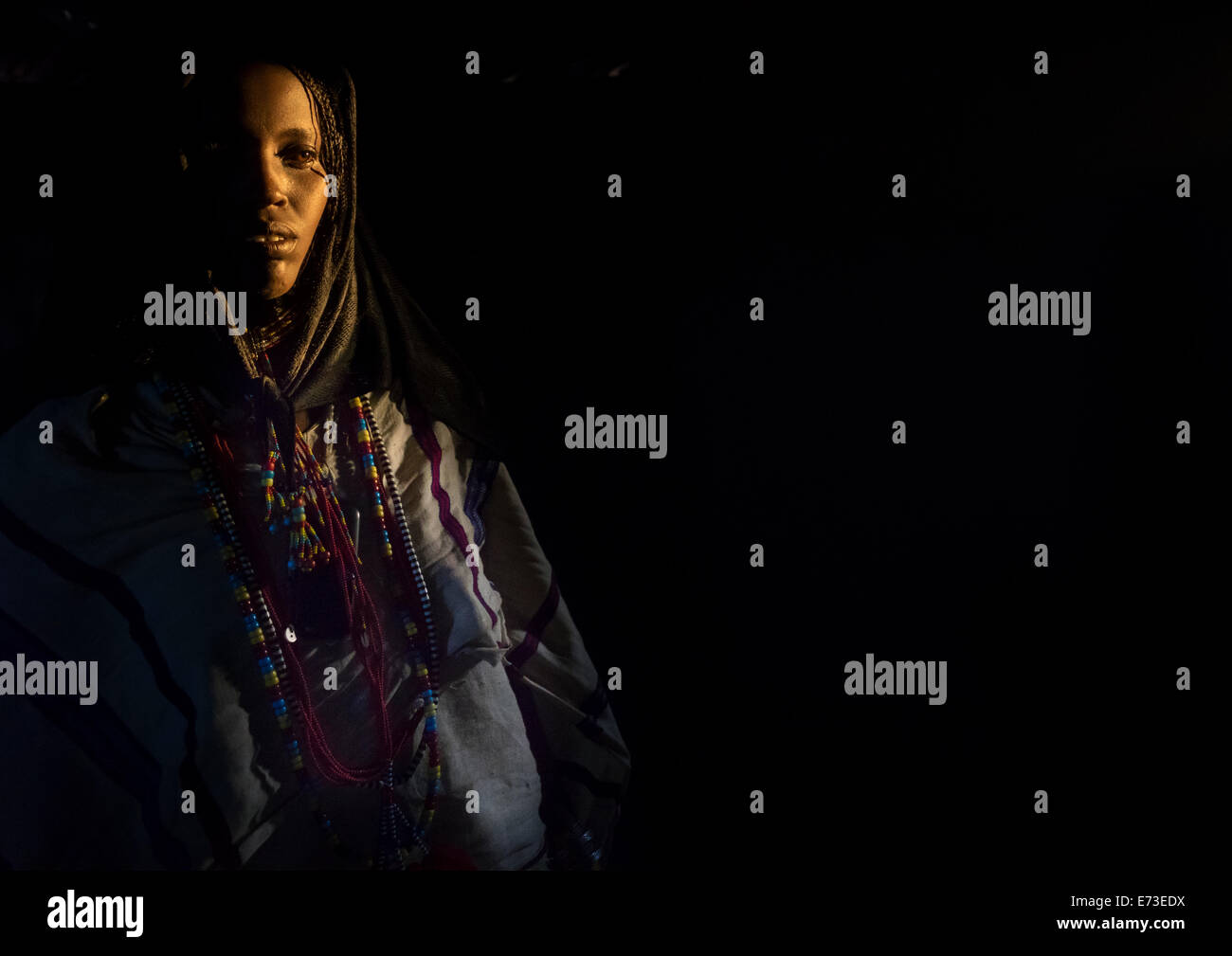 Karrayyu Tribe Woman Inside Her House Lighten By A Ray Of Light ...