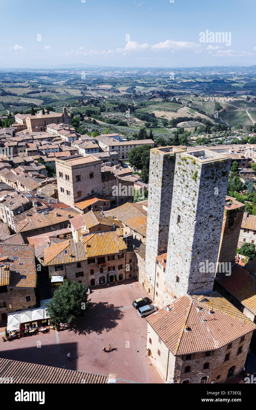 San gimignano medieval hi-res stock photography and images - Alamy