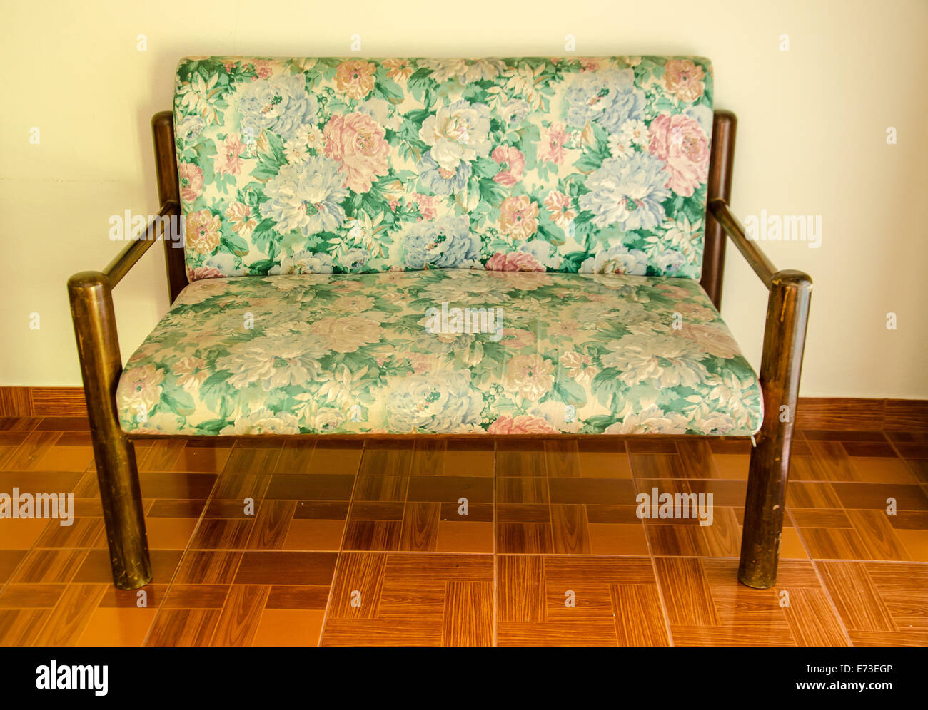 Old sofa texture hi-res stock photography and images - Alamy
