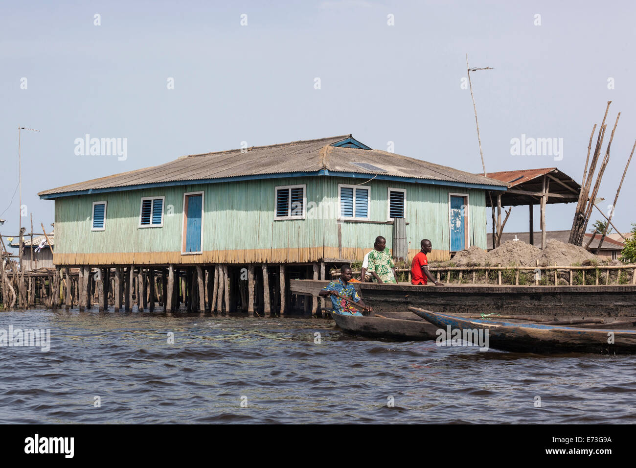 Stilted building hi-res stock photography and images - Alamy