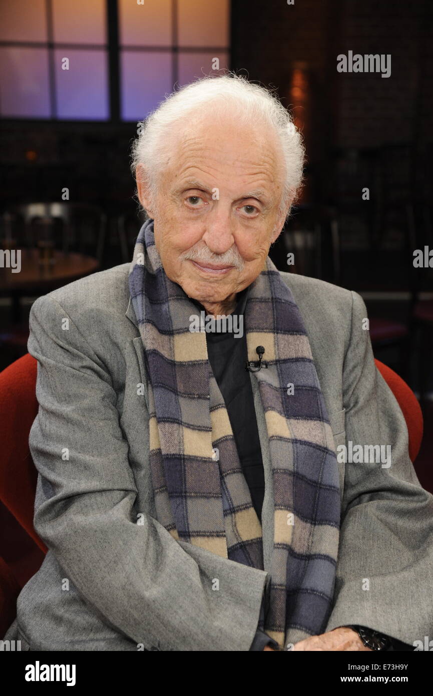 Birth control pill 1950s hi-res stock photography and images - Alamy