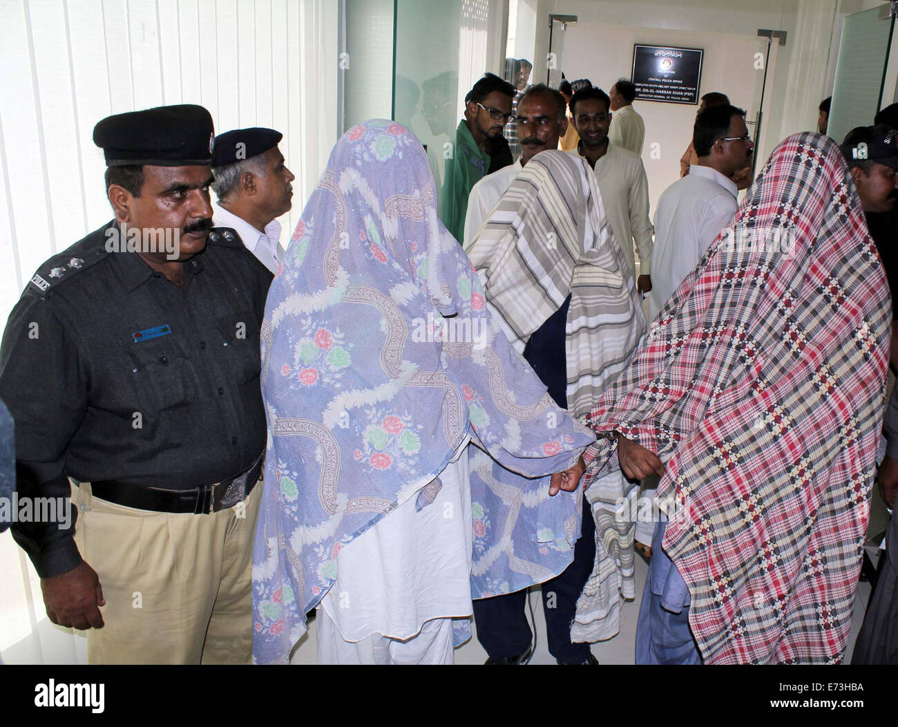 Money security guards hi-res stock photography and images - Alamy