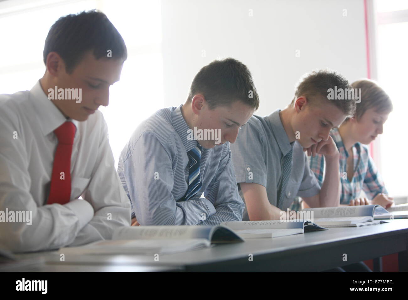 Boys in classroom back of heads hi-res stock photography and images - Alamy