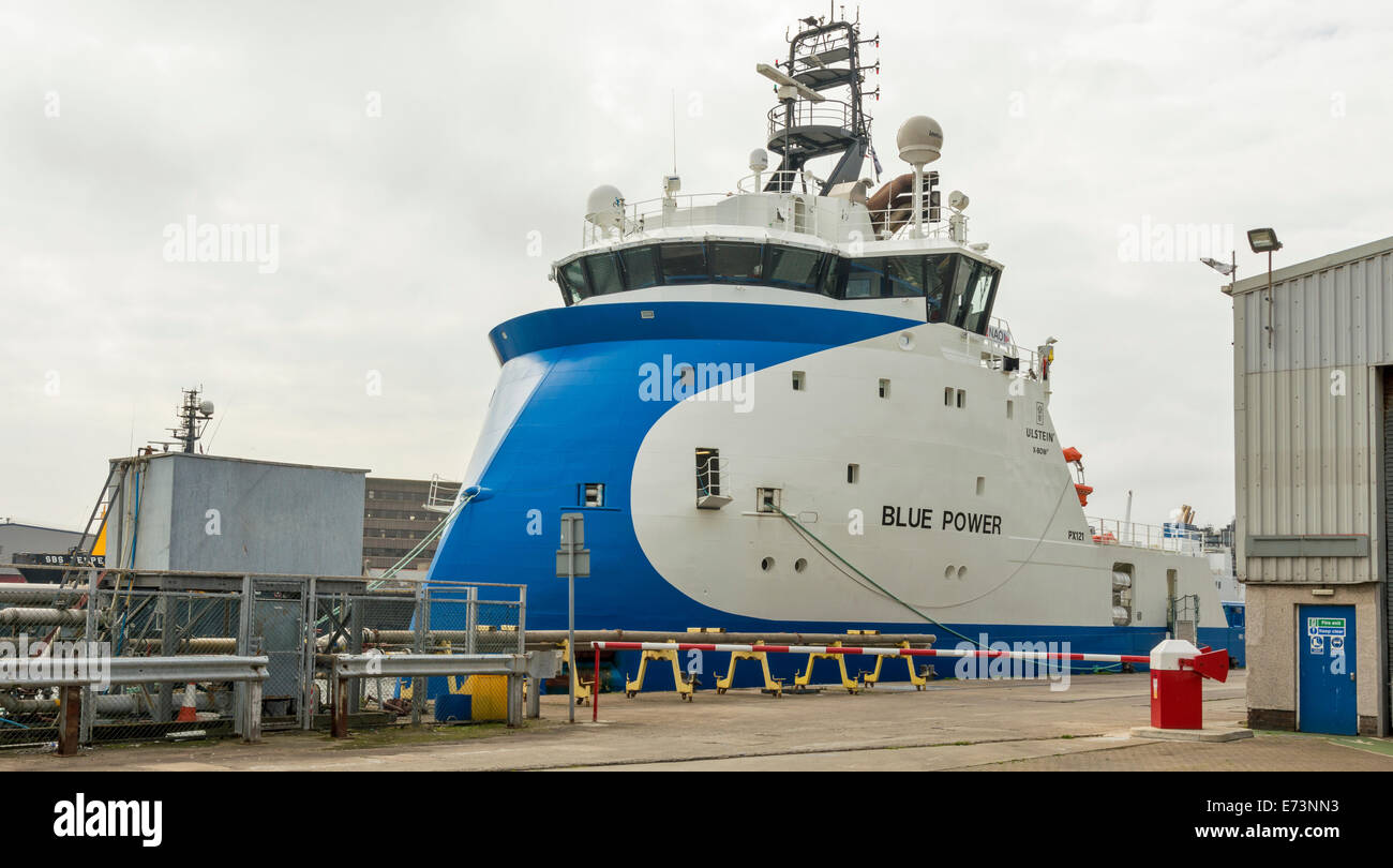 ABERDEEN HARBOUR SCOTLAND NORTH SEA OIL SERVICE VESSEL BLUE POWER Stock ...