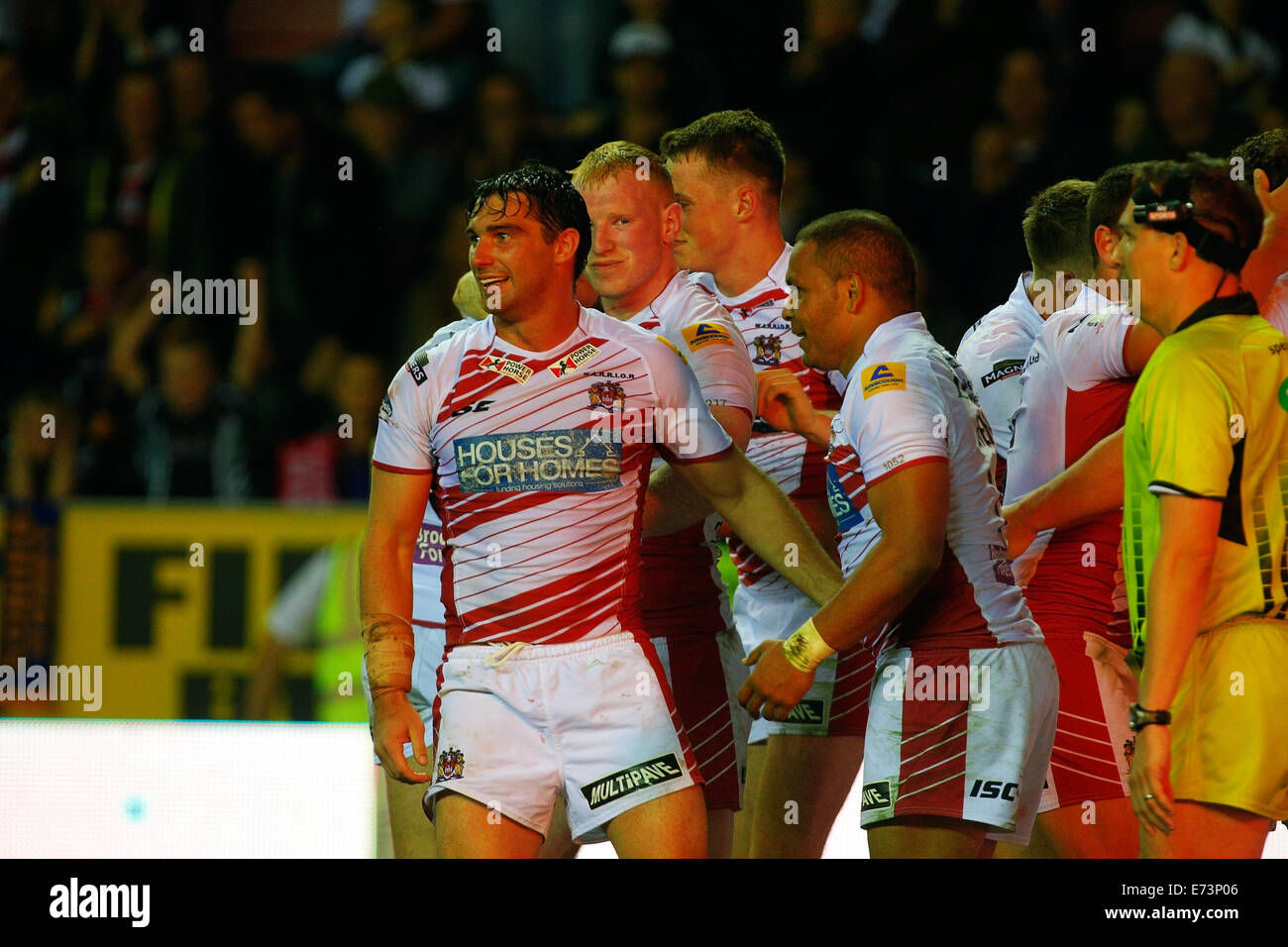 Matty smith wigan warriors rugby hi-res stock photography and images ...