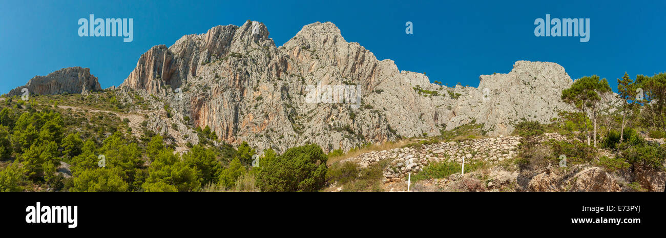 Island near mountains hi-res stock photography and images - Alamy