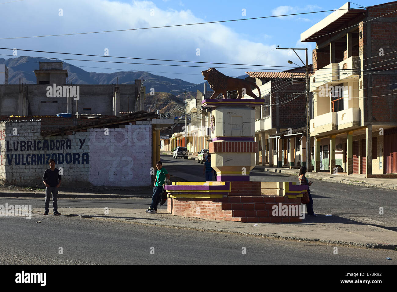 Lion statue in Catamayo, Ecuador Stock Photo - Alamy