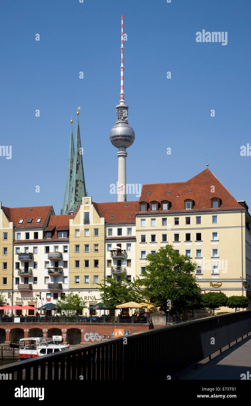 Germany, Berlin, Mitte, buildings beside the River Spree in the St ...