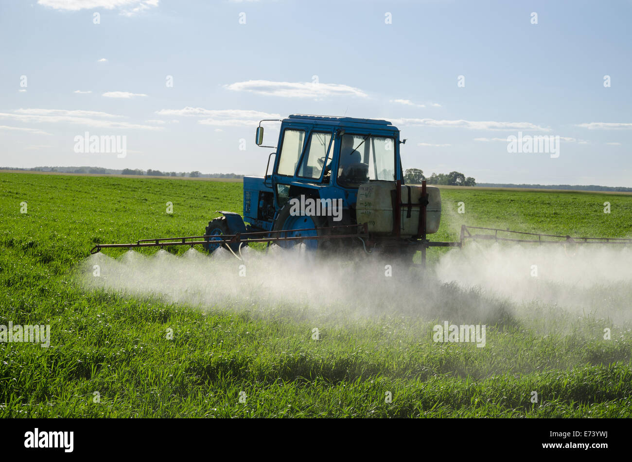 Tractor spray herbicide hi-res stock photography and images - Alamy