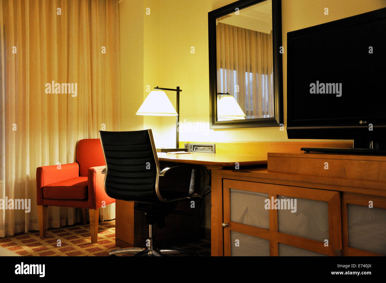 Courtyard by Marriott hotel room Stock Photo - Alamy