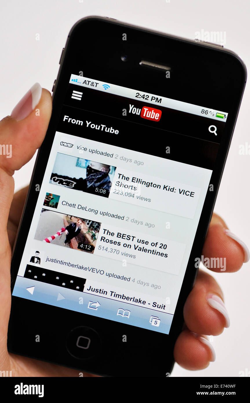 Youtube screen hi-res stock photography and images - Alamy