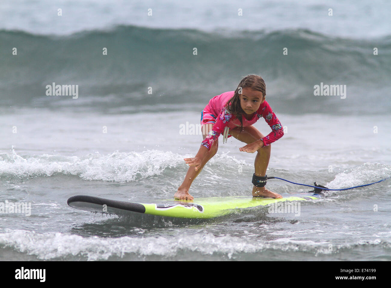 Surf lesson children hi-res stock photography and images - Alamy
