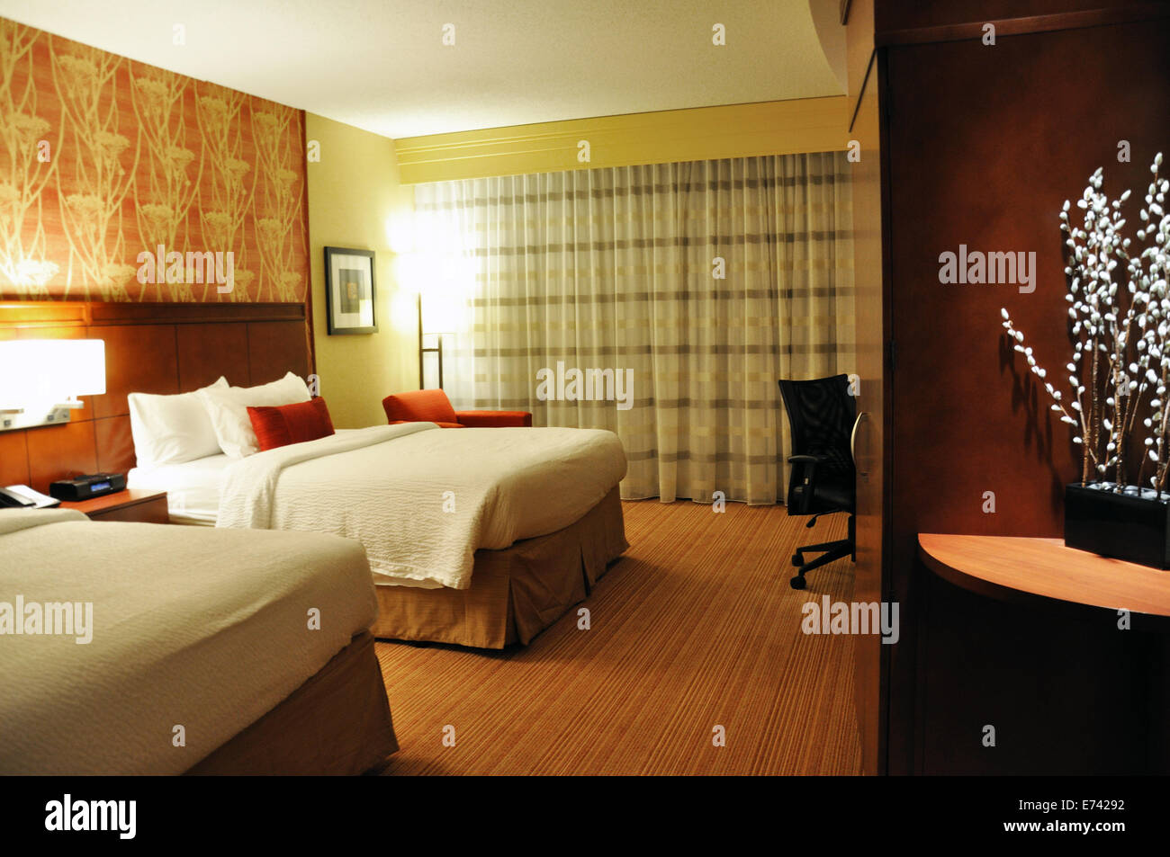 Courtyard by Marriott hotel room Stock Photo - Alamy