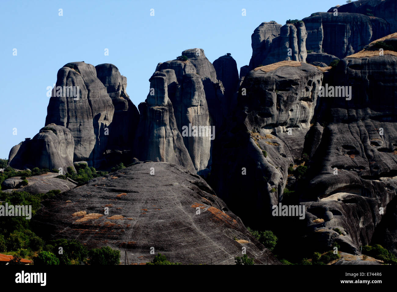 The Spectacular Meteora Mountains with monasteries, Plain of Thessaly ...