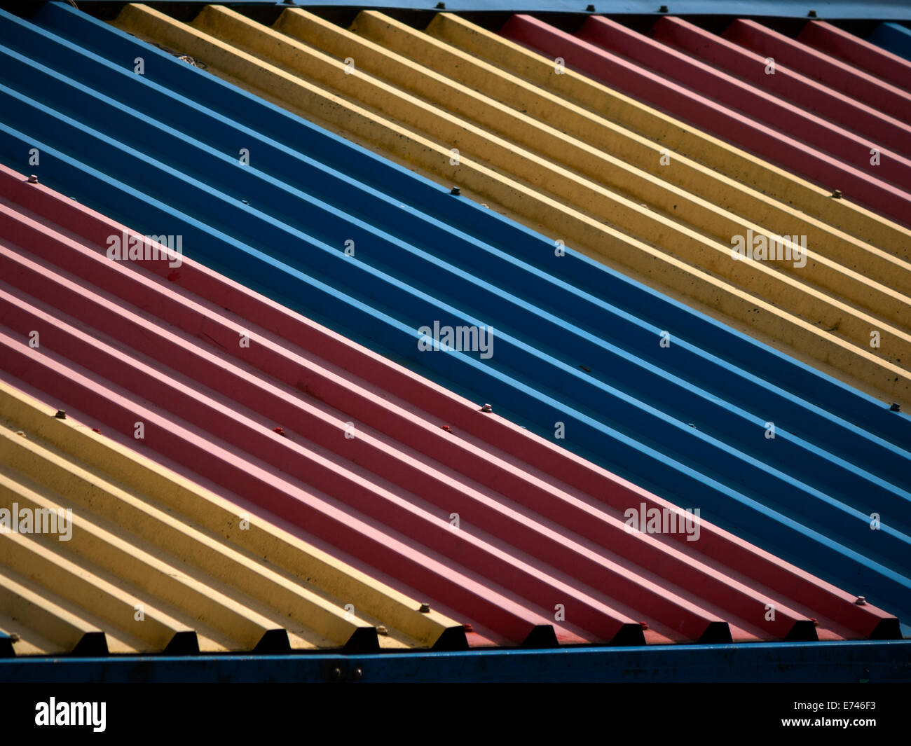 Red coloured roofs hi-res stock photography and images - Alamy