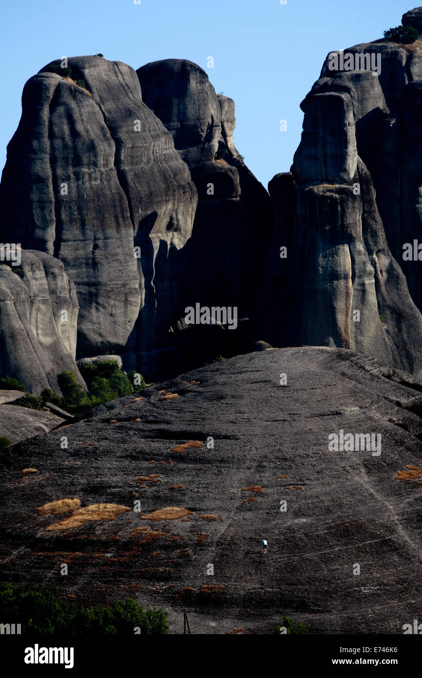 The Spectacular Meteora Mountains with monasteries, Plain of Thessaly ...