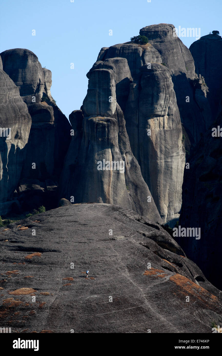 The Spectacular Meteora Mountains with monasteries, Plain of Thessaly ...