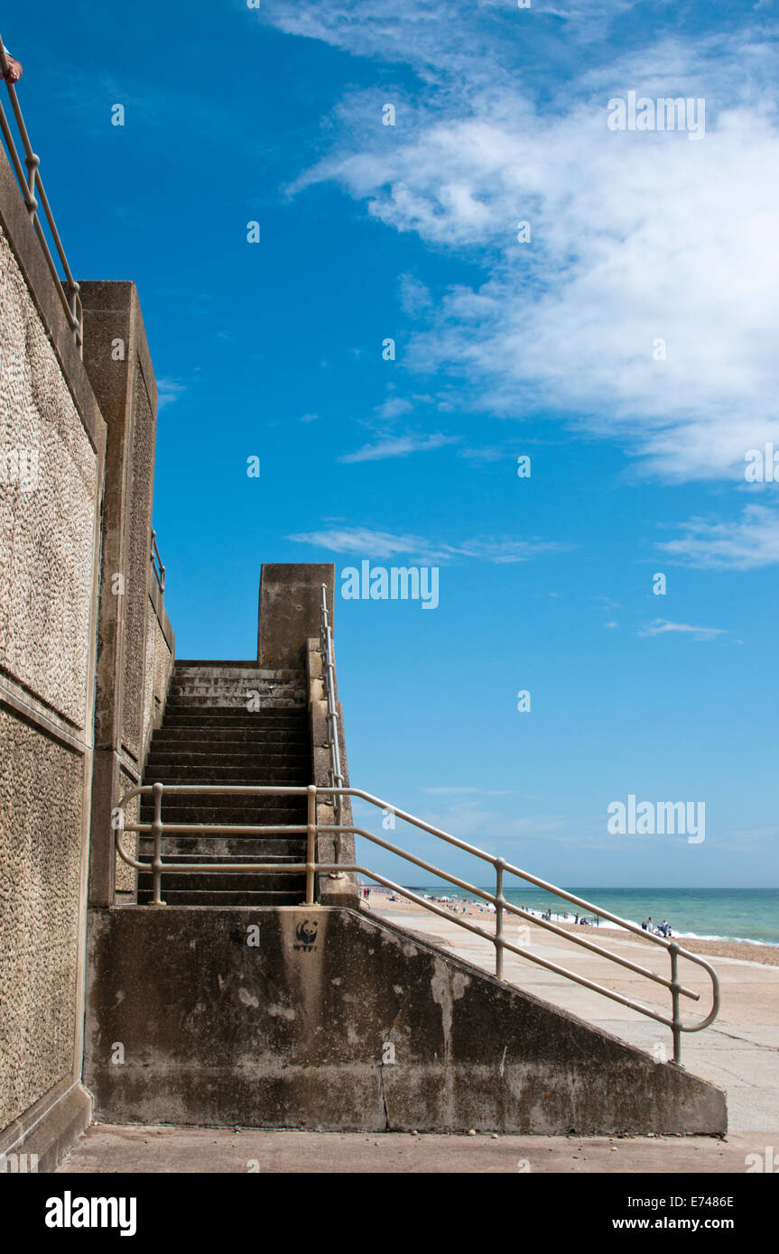 Seawall concrete hi-res stock photography and images - Alamy