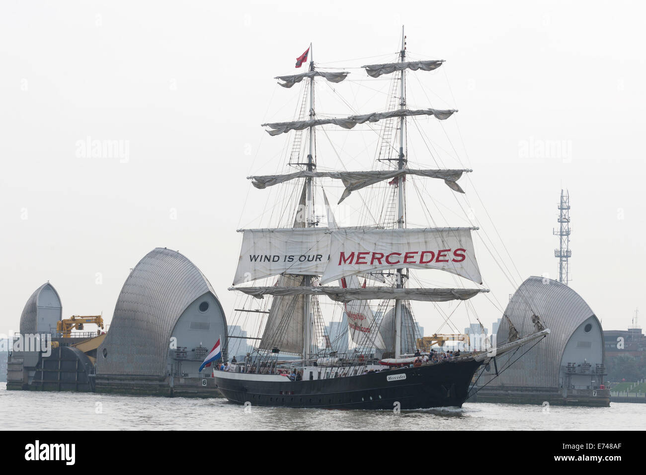 Two masted square rigged sailing ship hi-res stock photography and ...