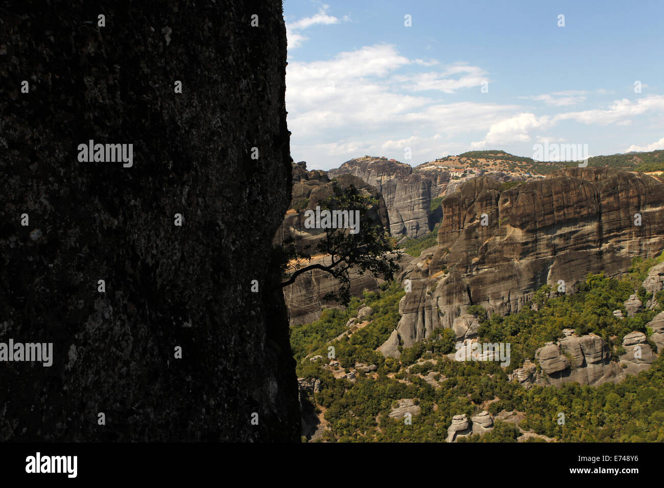 The Spectacular Meteora Mountains with monasteries, Plain of Thessaly ...