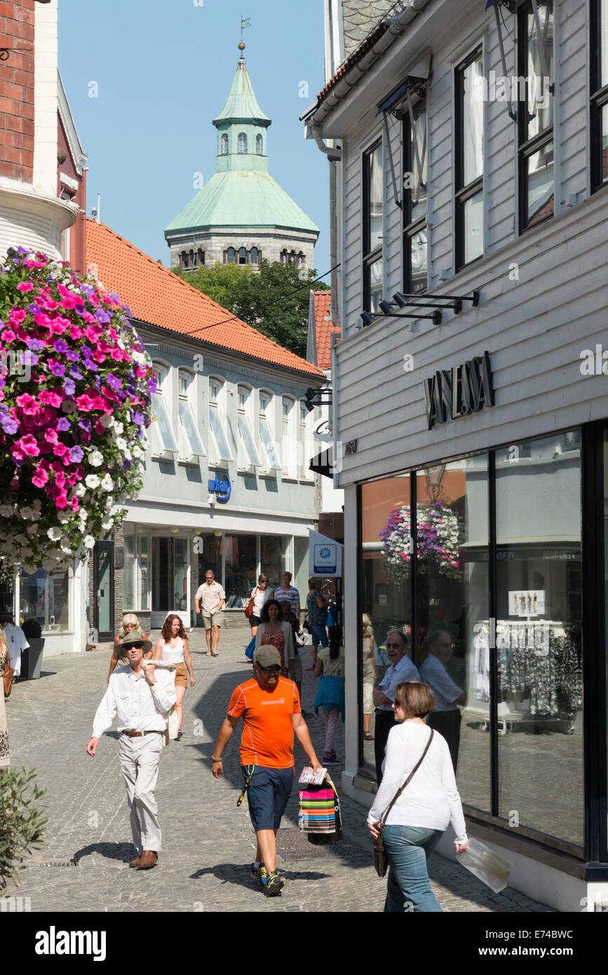 Shopping street with the Valberg Tower to the rear, Stavanger, Rogaland ...