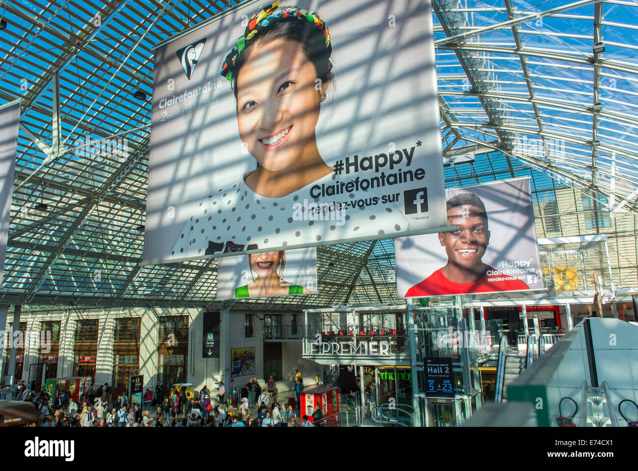 Billboard paris advertising billboards hi-res stock photography and ...