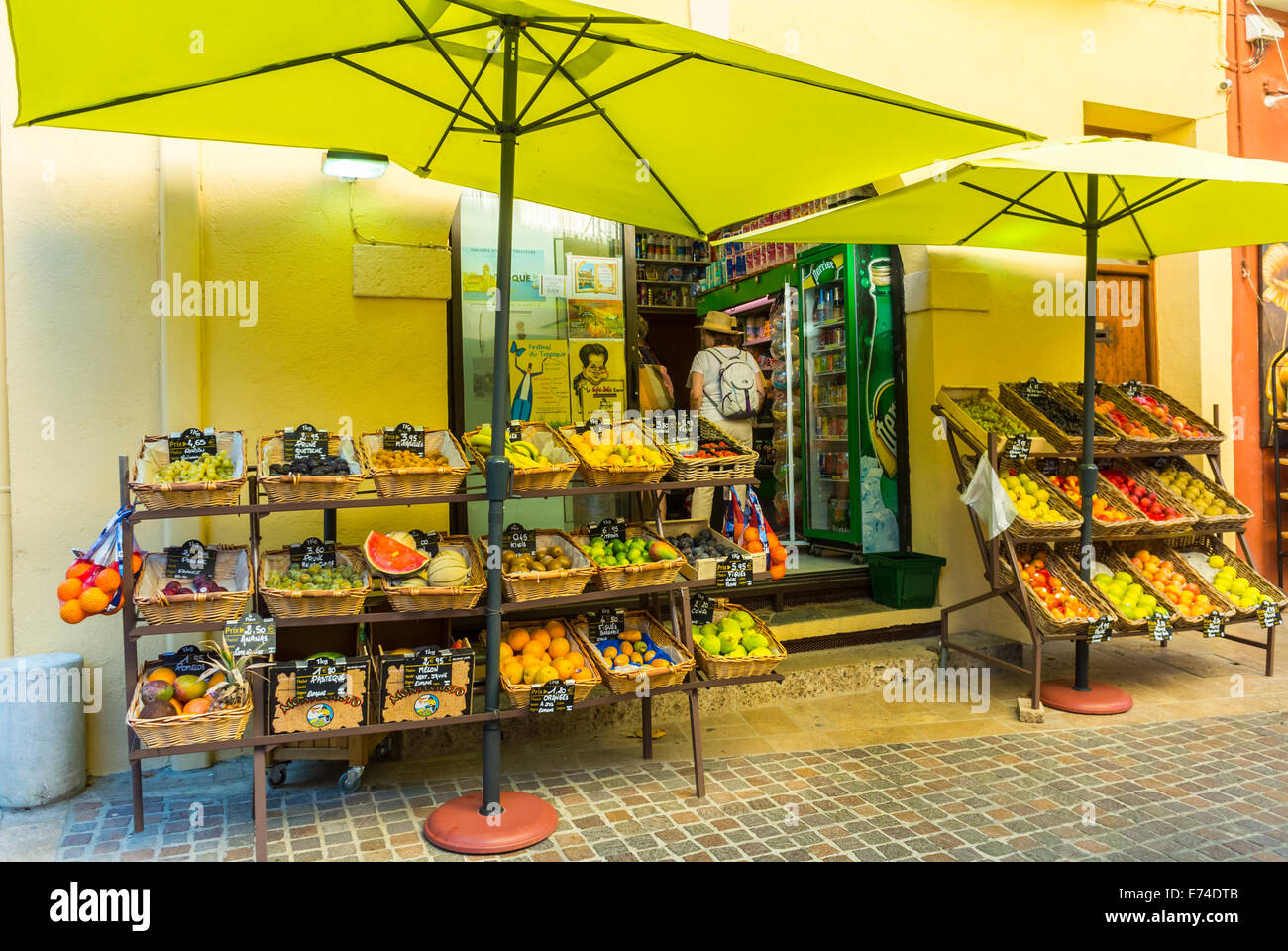 Small grocery stores hi-res stock photography and images - Alamy
