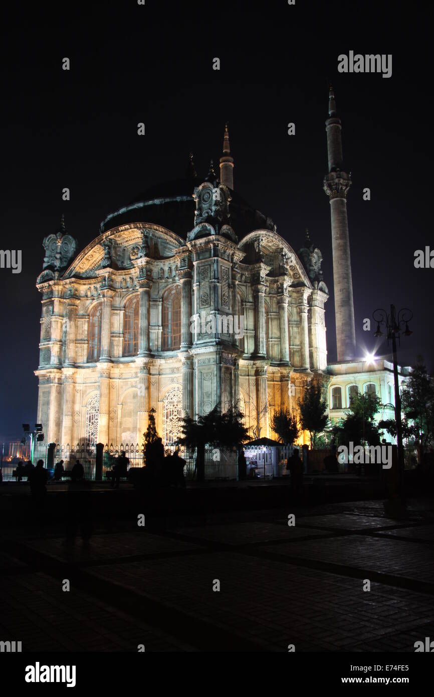 Ortakoy Buyuk Mecidiye Mosque Stock Photo - Alamy