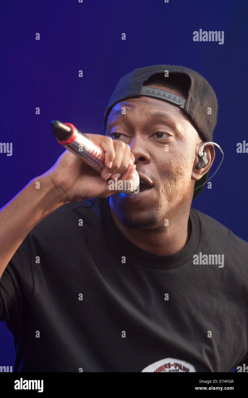 Dizzee Rascal (Dylan Mills) performing after racing at Kempton Park ...