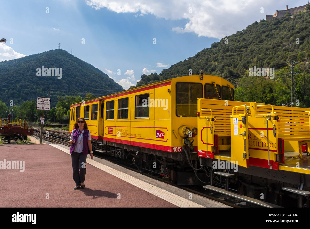 Vintage tourist train pyrenees mountains hi-res stock photography and ...