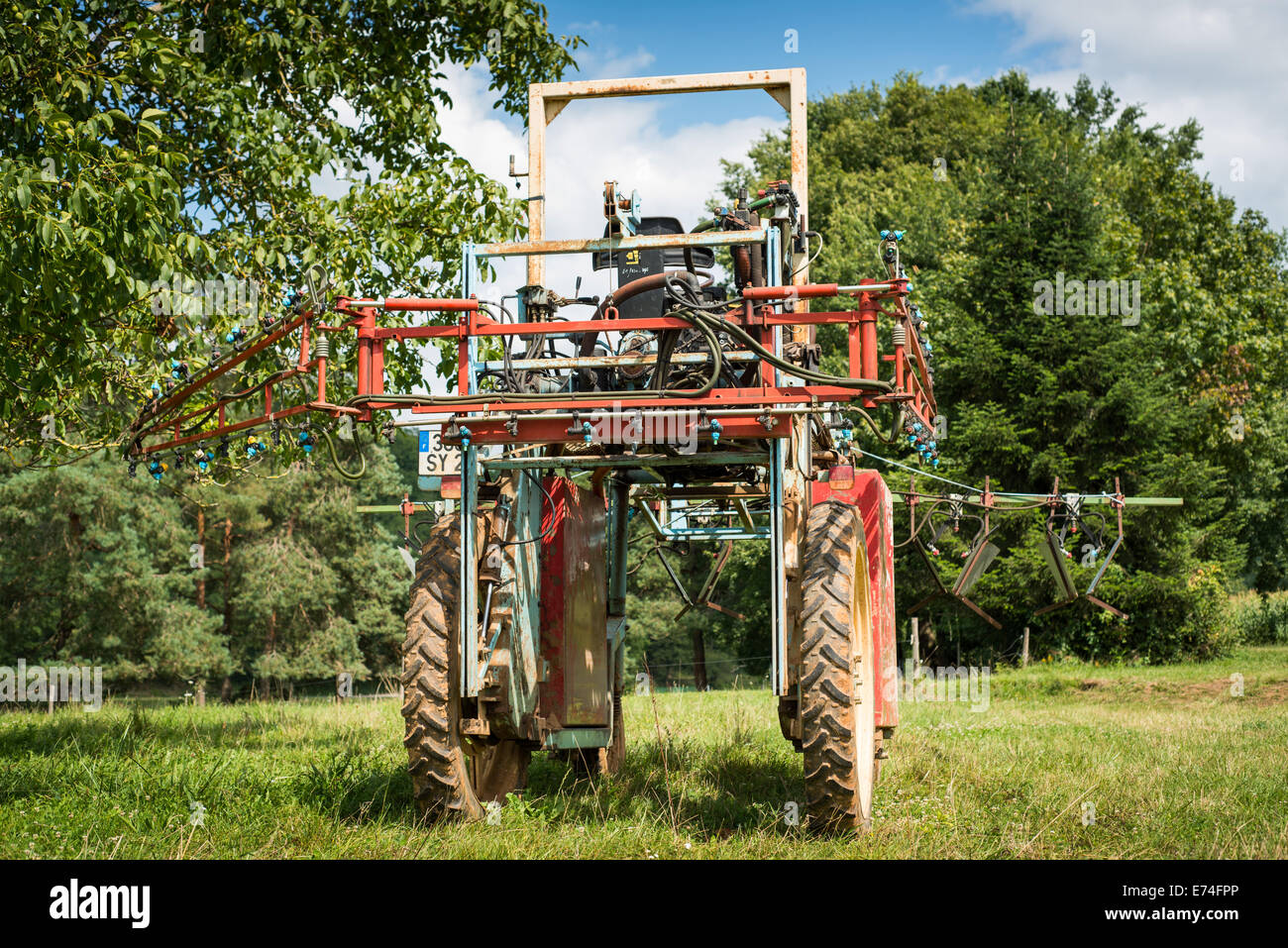 Agricultural mach hi-res stock photography and images - Alamy