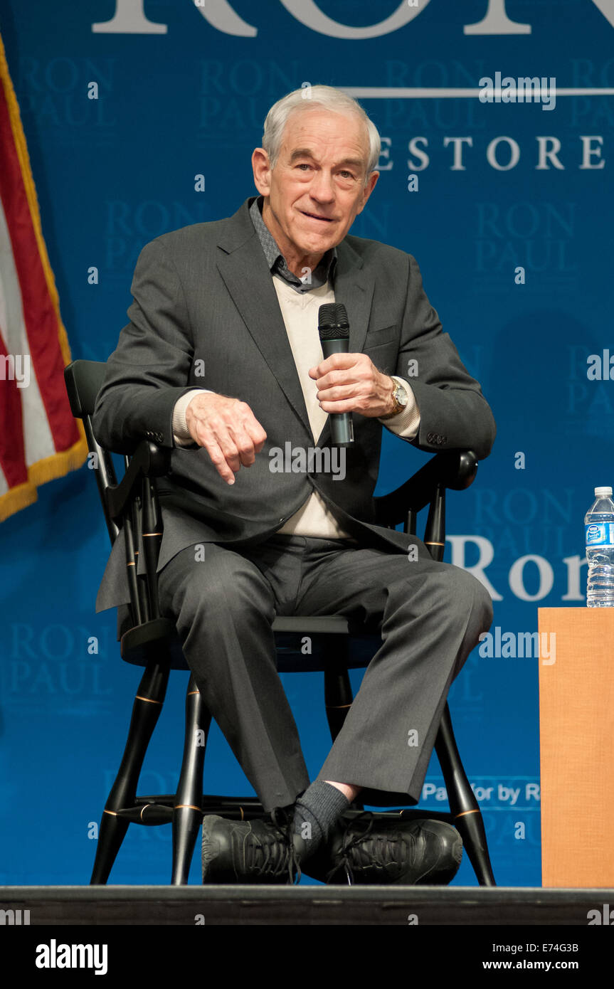 Presidential hopeful, Texas Congressman Ron Paul, speaks to potential ...