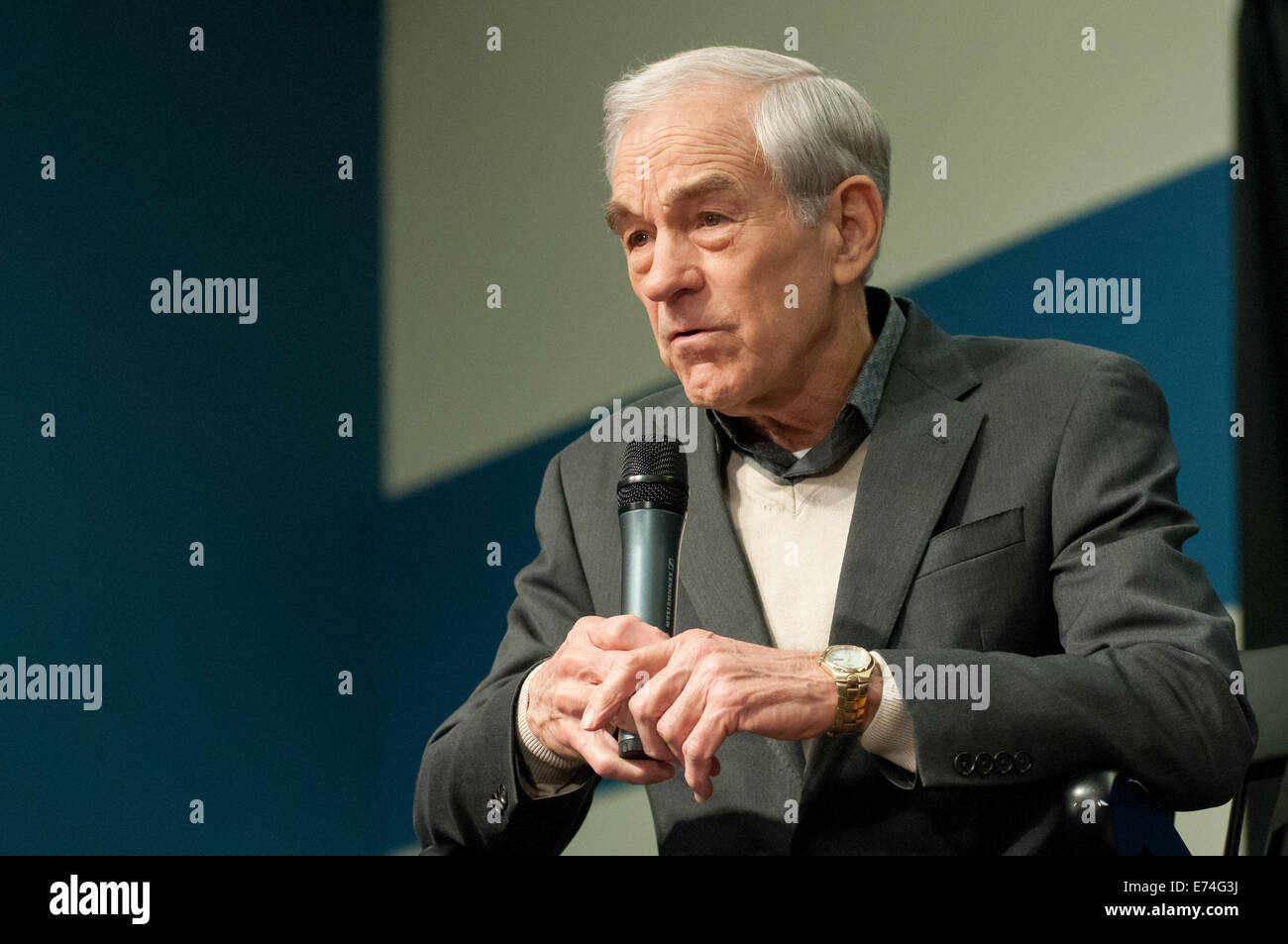 Presidential hopeful, Texas Congressman Ron Paul, speaks to potential ...