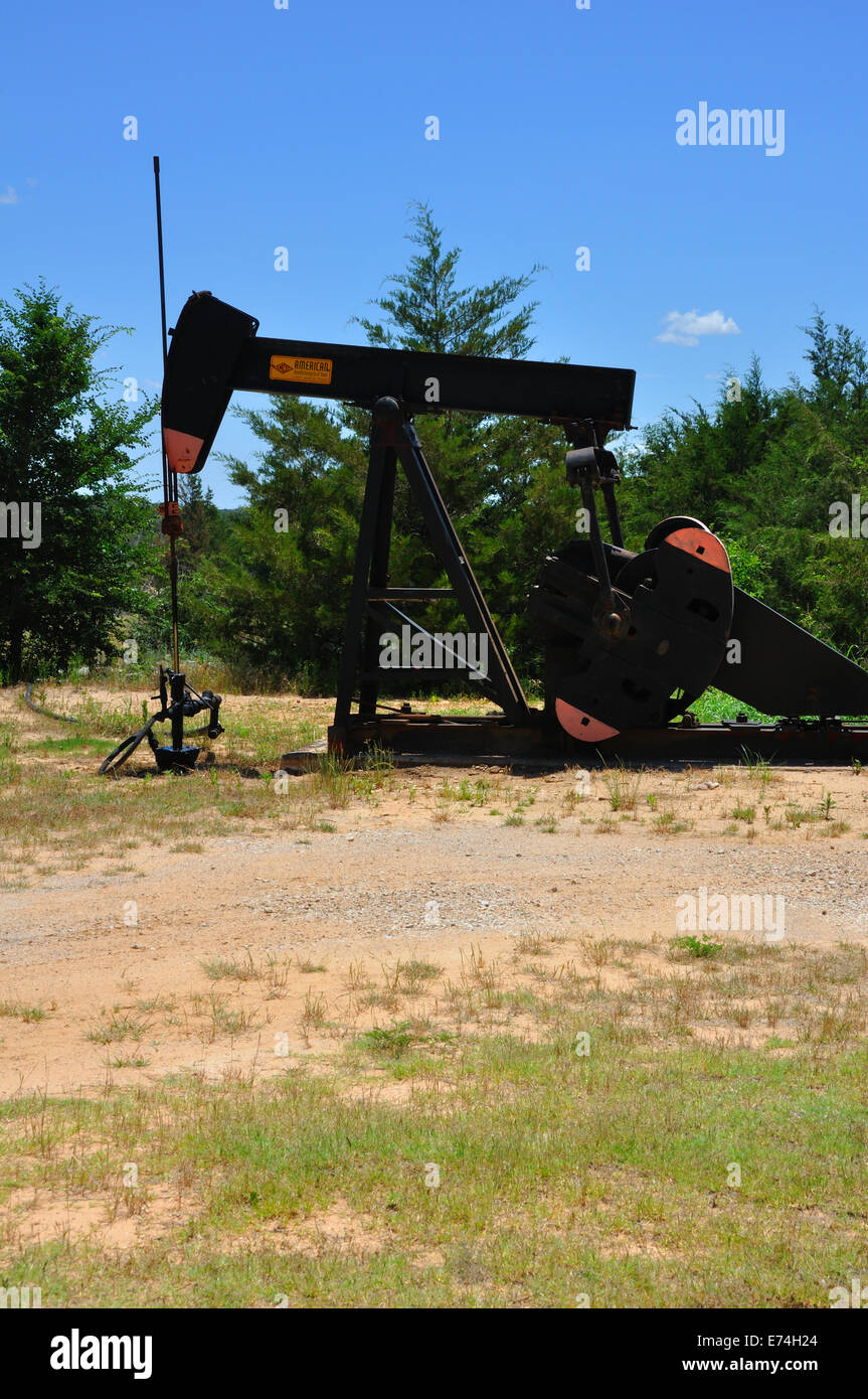 Oil pump on ranch in Texas, USA Stock Photo - Alamy
