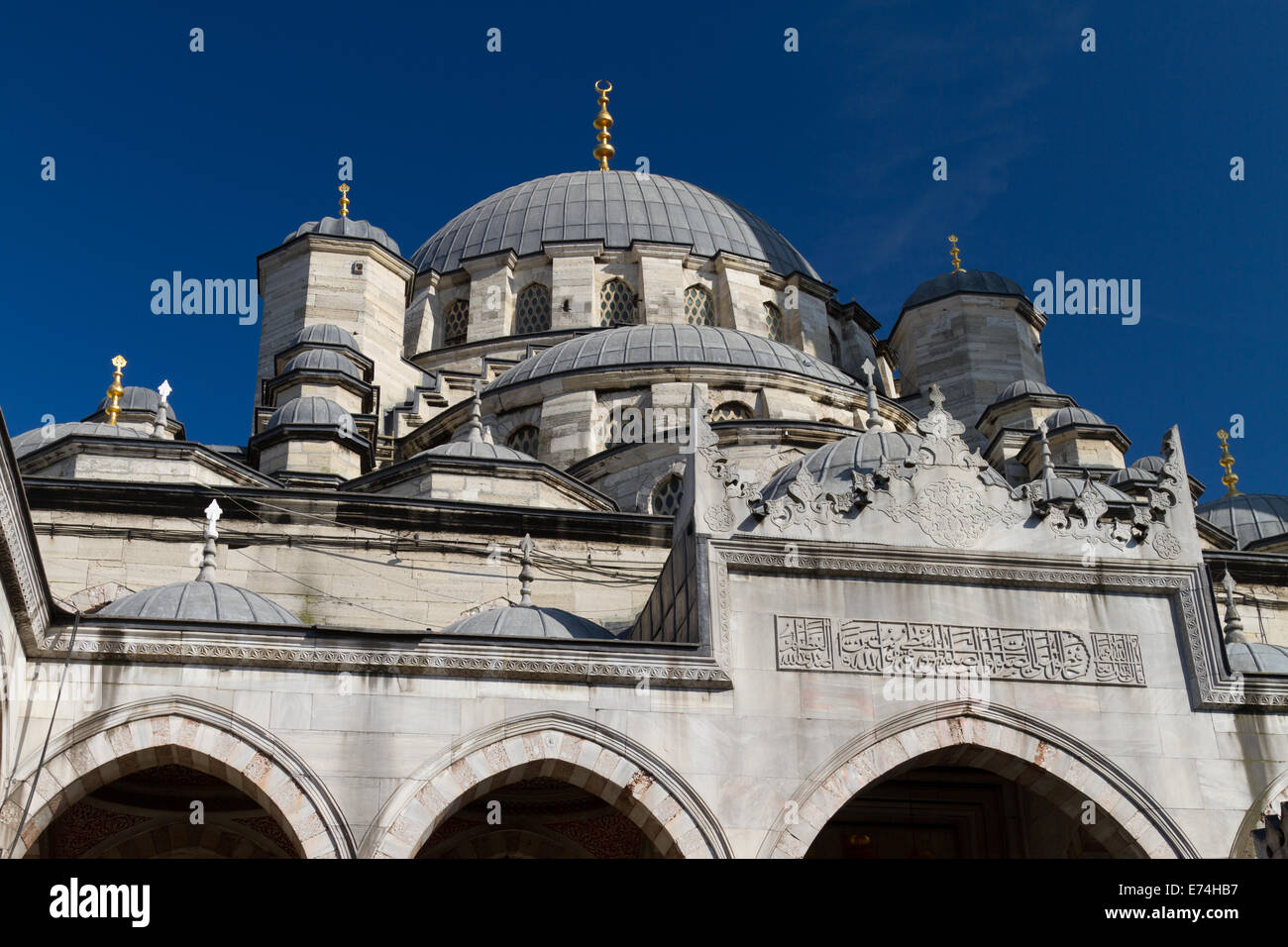 Eminonu New Mosque Stock Photo - Alamy