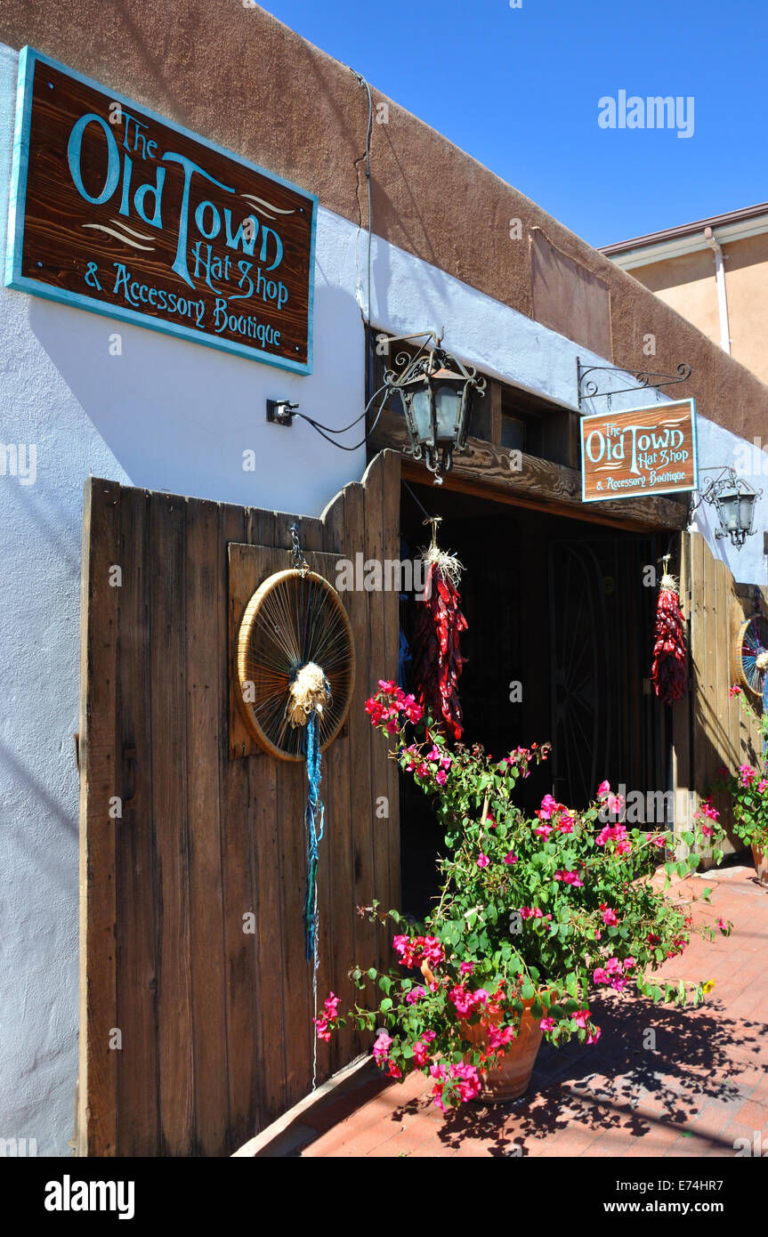 Old hat shop hi-res stock photography and images - Alamy