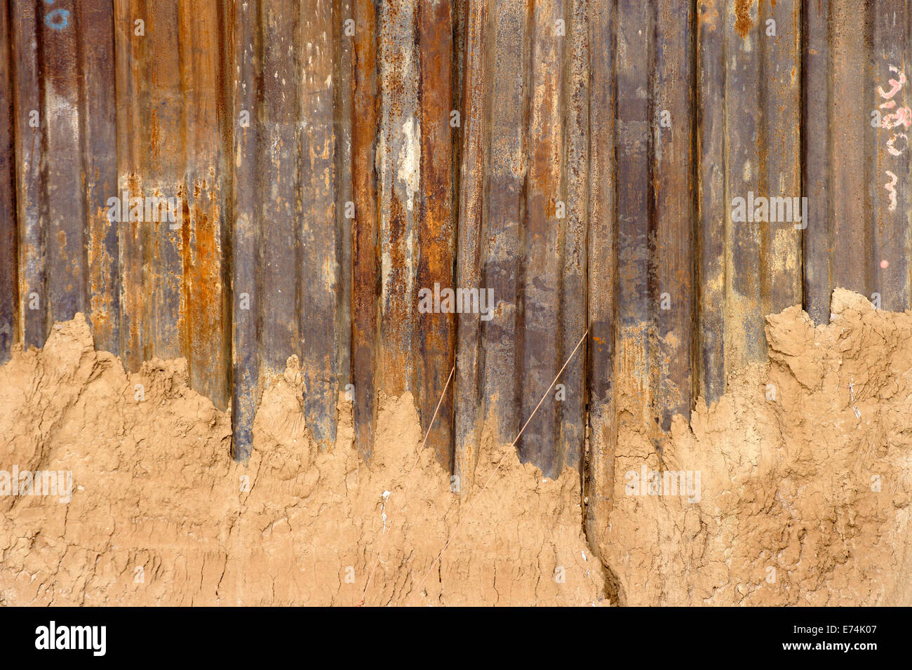 Rusted steel wall Stock Photo - Alamy