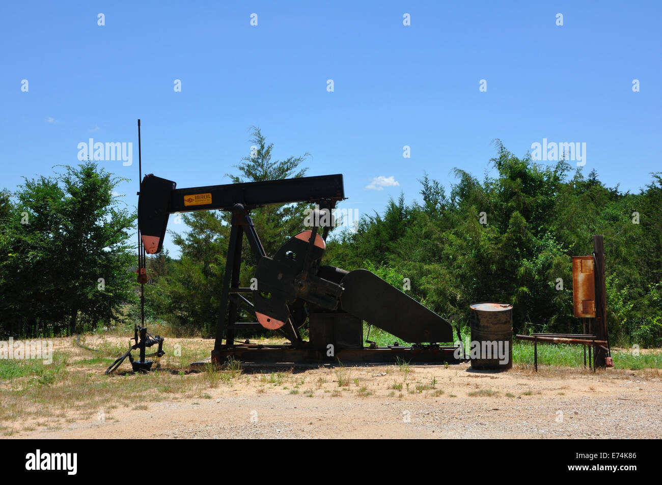 Oil pump on ranch in Texas, USA Stock Photo - Alamy