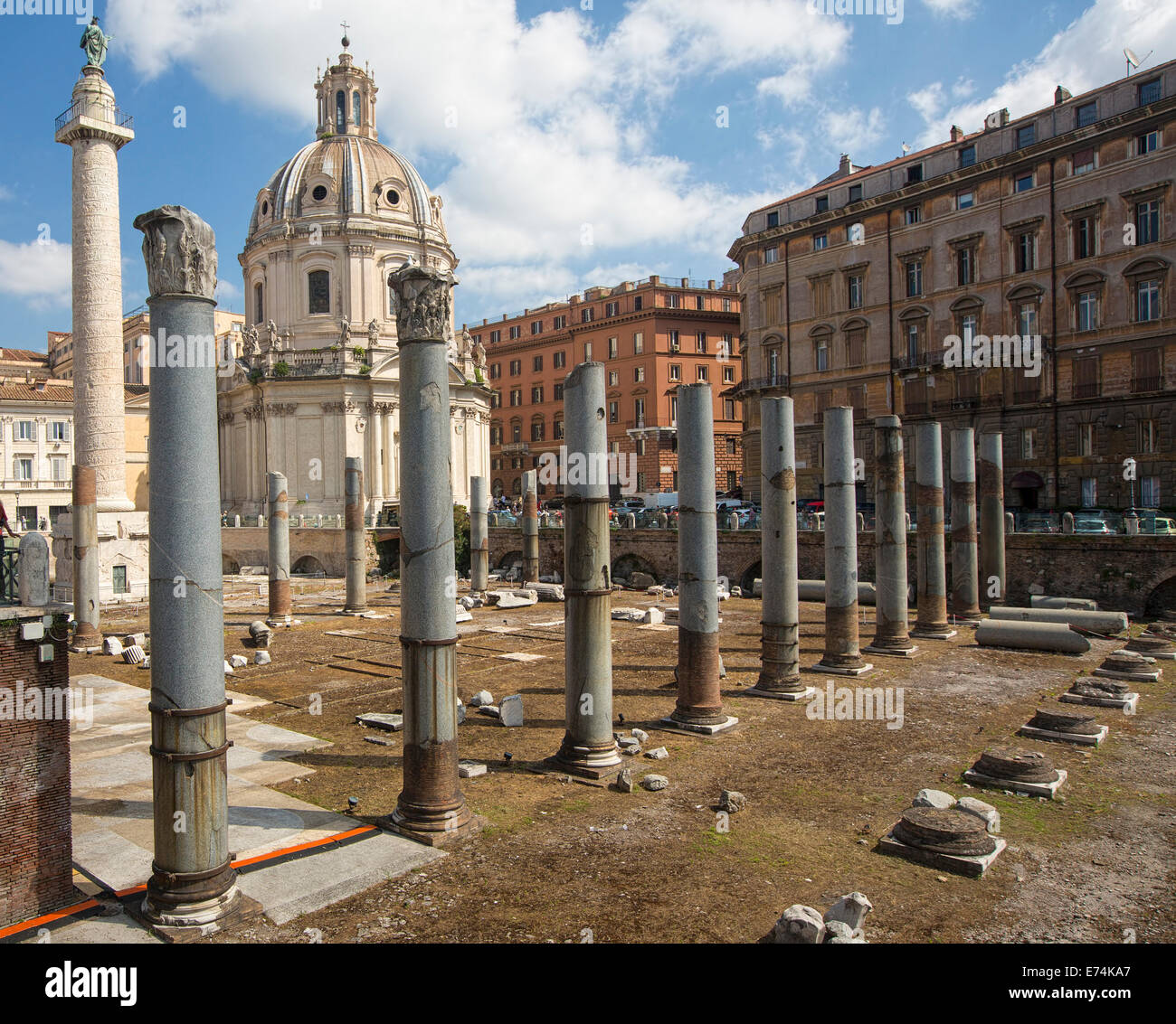 Column columns colonnade hi-res stock photography and images - Alamy