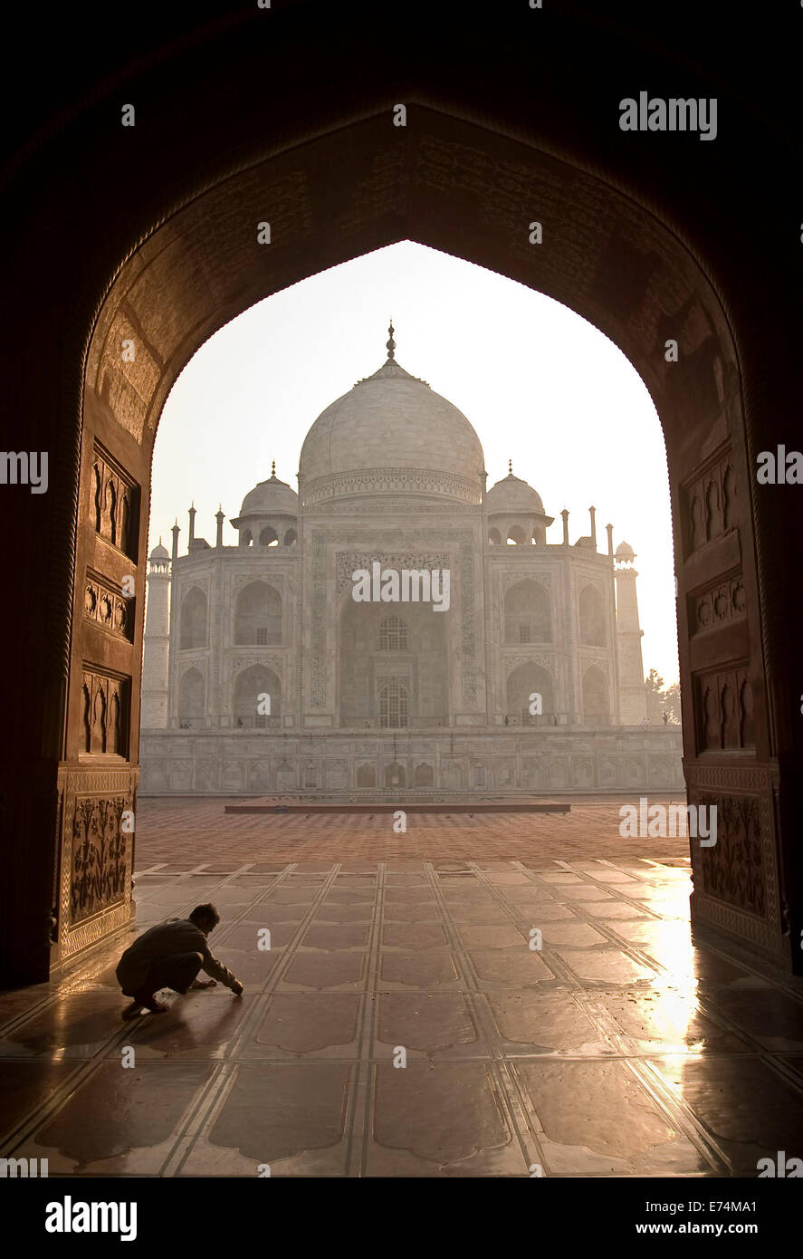 Cleaning The Taj Mahal High Resolution Stock Photography and Images - Alamy