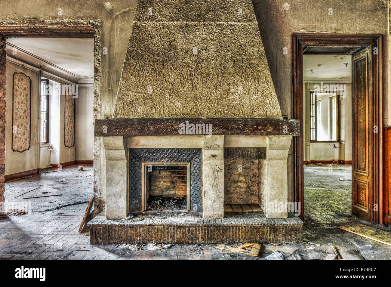 Fireplace in an abandoned manor Stock Photo - Alamy