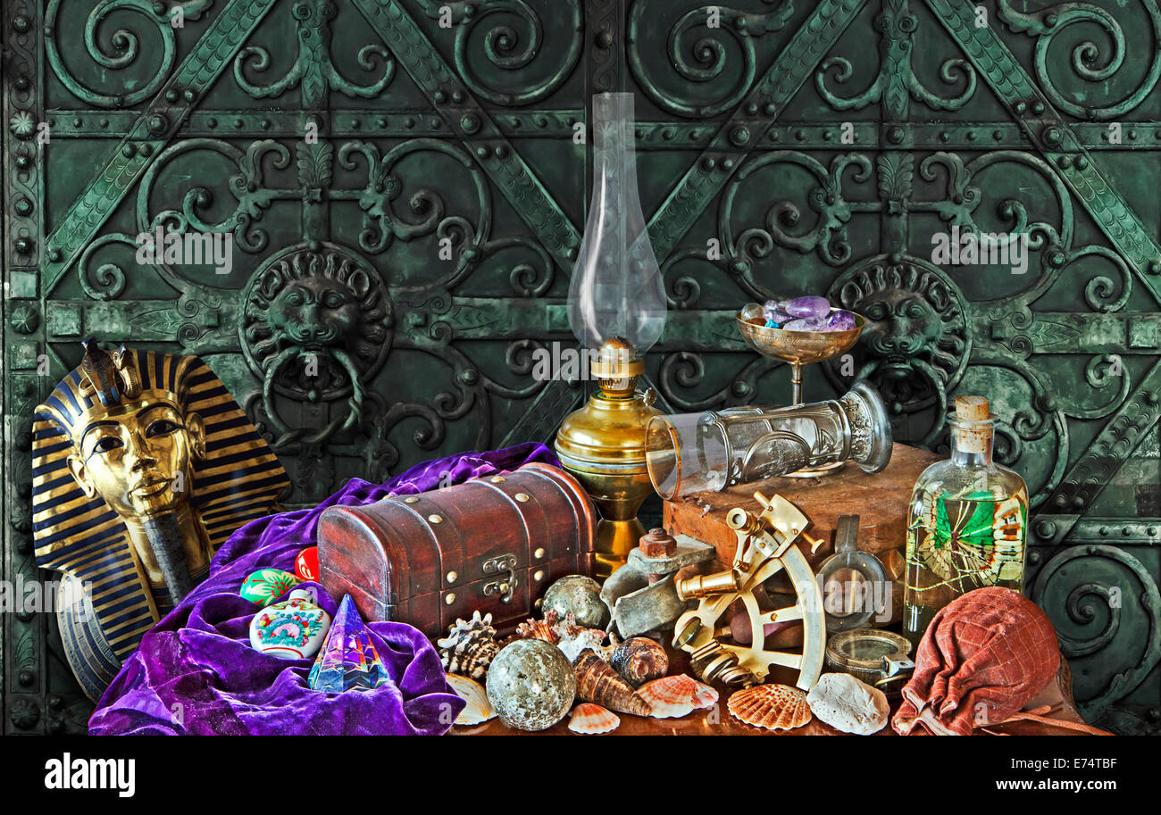 Hidden object game hi-res stock photography and images - Alamy